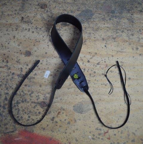 Colonial Leather Banjo Cradle Strap - Black | Better Music